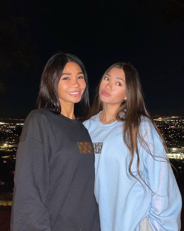 Smokin' mom and daughter look almost identical & even go on double dat