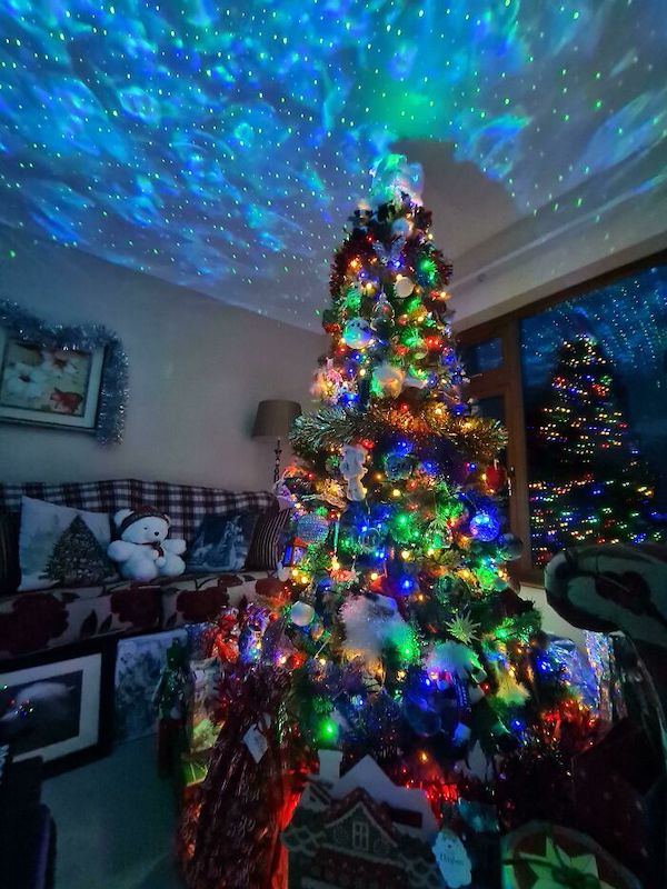 The most bad*ss Christmas trees I've ever seen (32 Photos)
