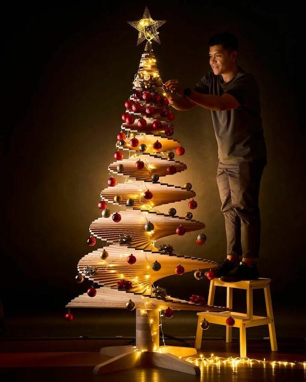 The most bad*ss Christmas trees I've ever seen (32 Photos)