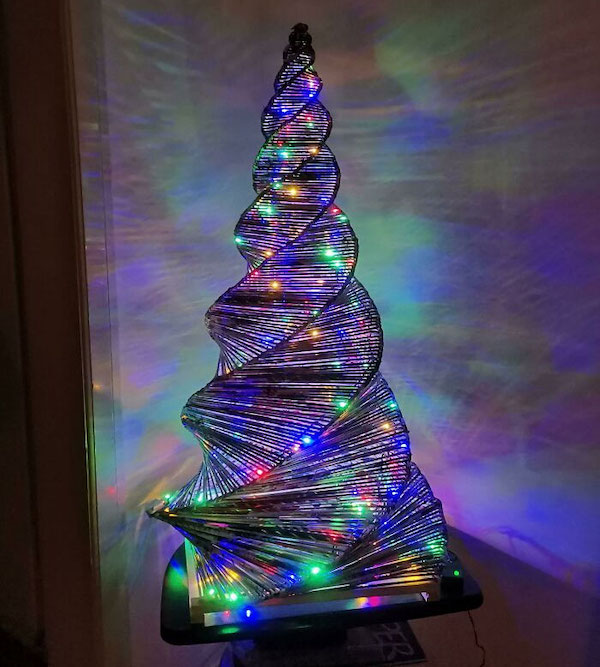 The most bad*ss Christmas trees I've ever seen (32 Photos)