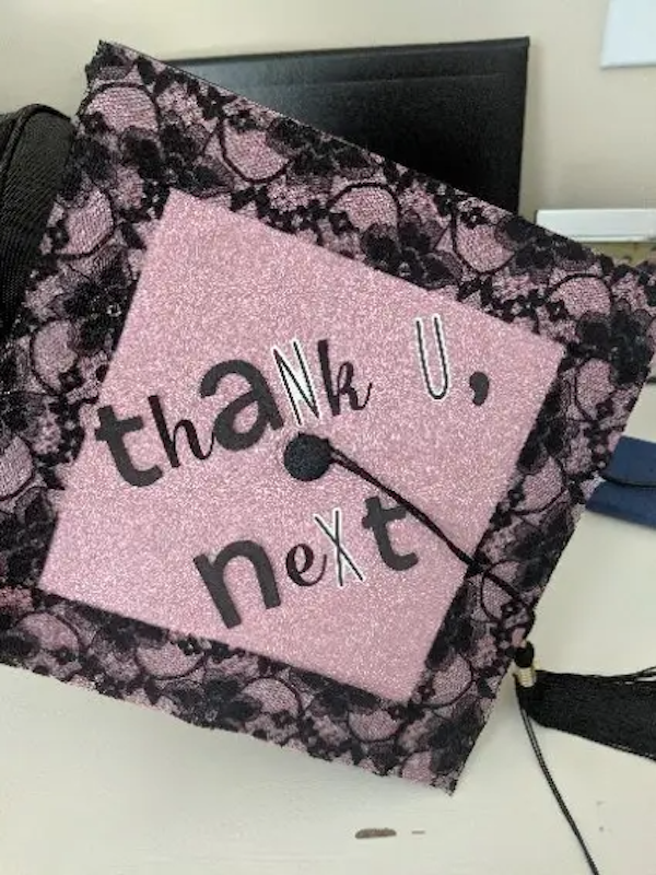 These creative graduation caps get an A+