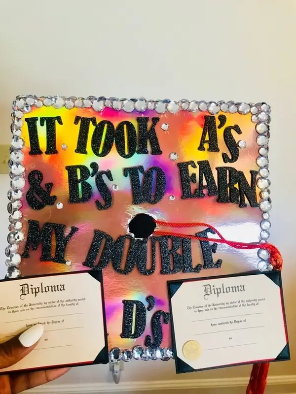 These creative graduation caps get an A+