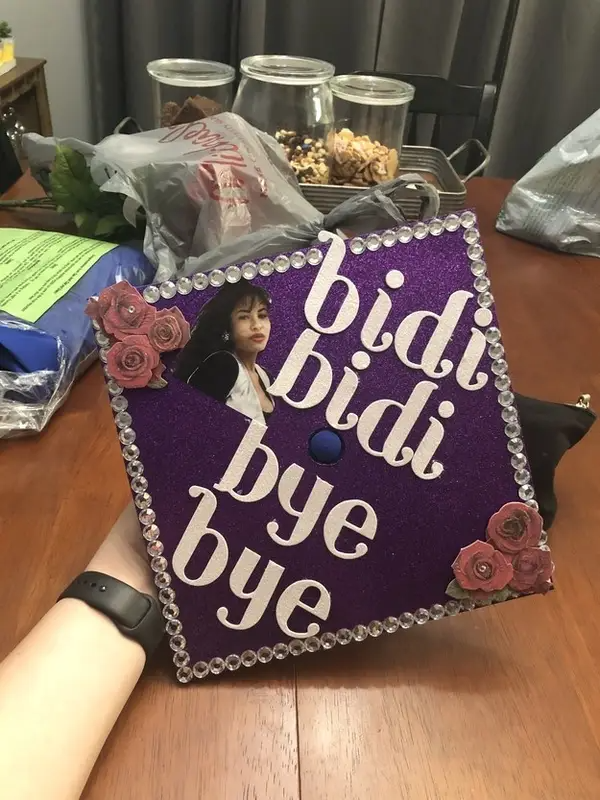 These creative graduation caps get an A+