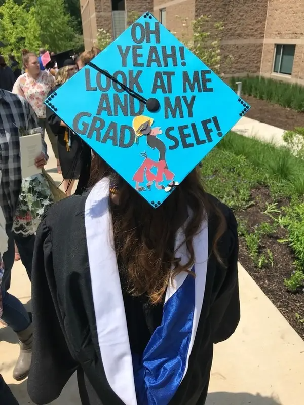 These creative graduation caps get an A+