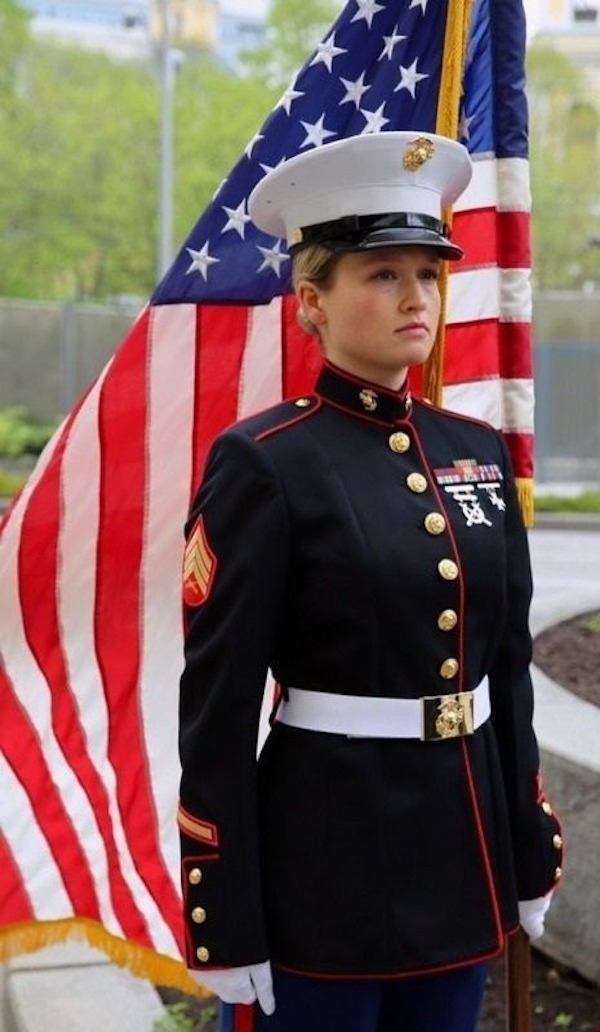 GIFs Bouncing Boobs Sexy Hot Girls Checkers Chivers Who Serve Military