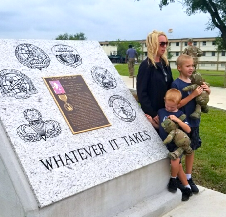 Hero Special Forces Para-Rescue PJ Story of Bill Schroeder Save Lives