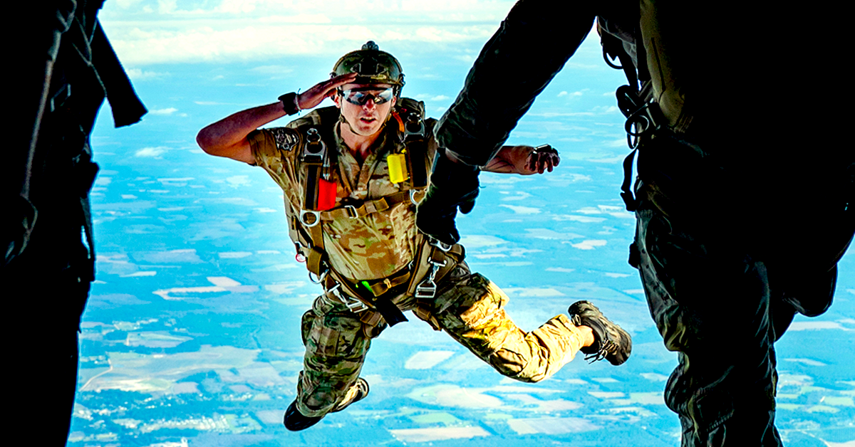 Hero Special Forces Para-Rescue PJ Story of Bill Schroeder Save Lives