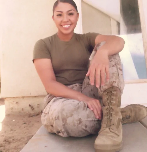 GIFs Bouncing Boobs Sexy Hot Girls Checkers Chivers Who Serve Military