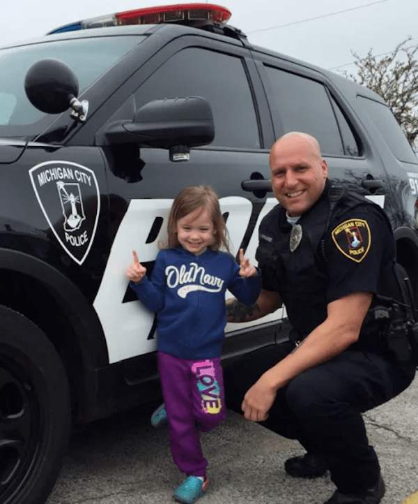 GIFs Bouncing Boobs Sexy Hot Girls Checkers Chivers Who Serve Military