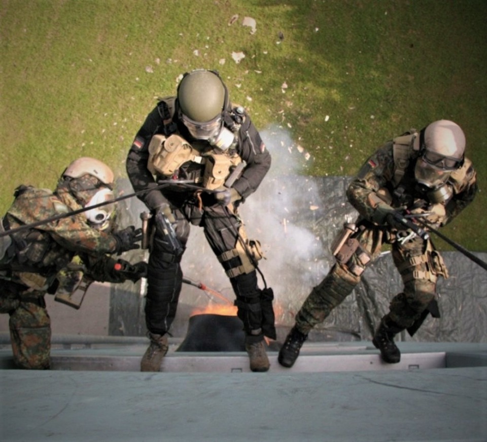 Perfectly Timed High-res Weapons Fire and Awesome Pics Military Monday