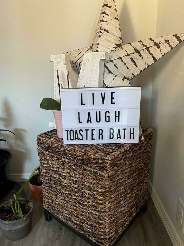 Witty Signs That Have us in Stitches