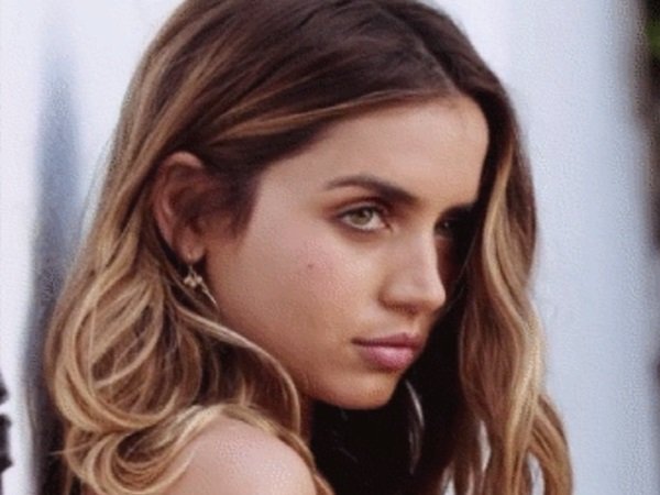 GIFs that kept GIF-ing all damn week (20 GIFs)