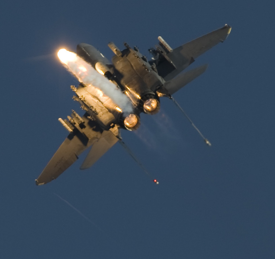 High-Res Air Force and US Navy Fighter Jet Ground Attack Perfect Timed