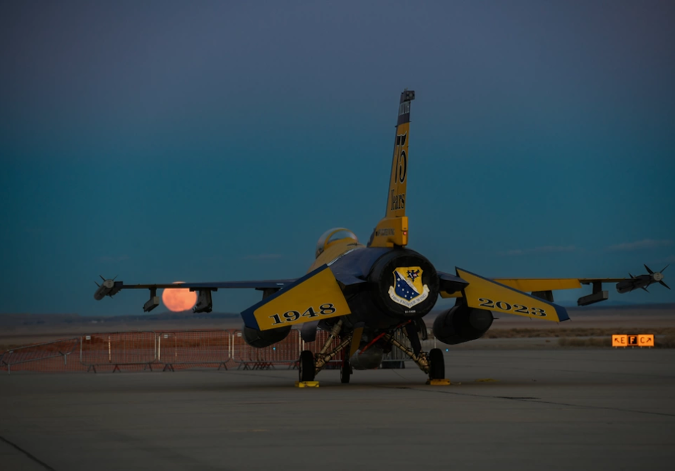 High-Res Air Force and US Navy Fighter Jet Ground Attack Perfect Timed