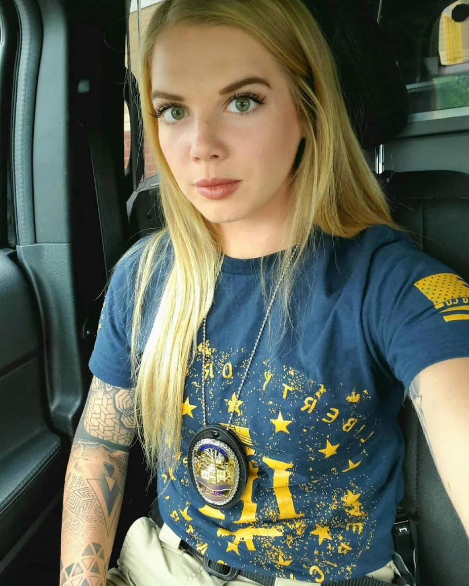 Sexy High-Res Police SWAT Team Girl Reveals Hot Fitness Body Beauty