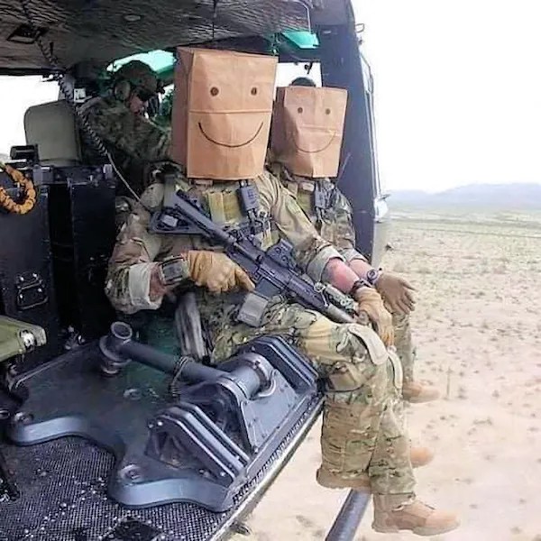 Beautiful Military Girls and Funny Misfit Chivers Who Serve Photos