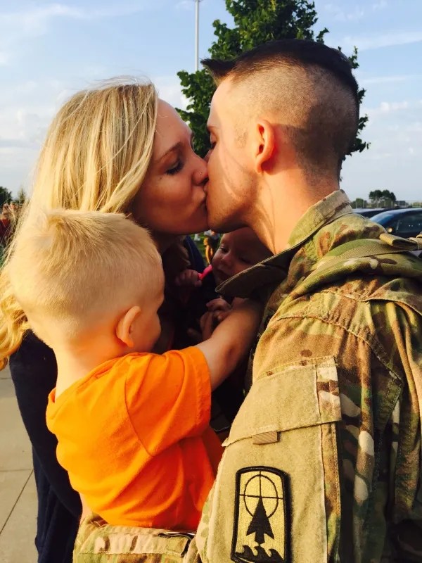 Beautiful Military Girls and Funny Misfit Chivers Who Serve Photos