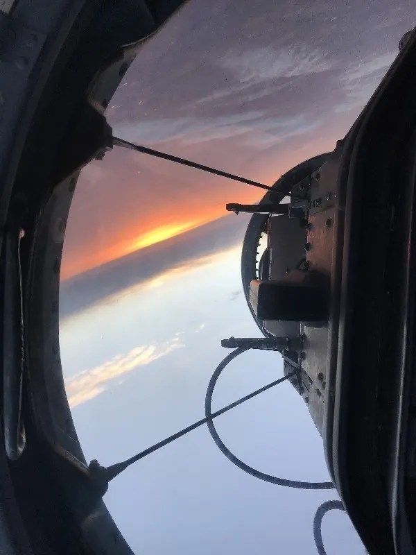 Beautiful Military Girls and Funny Misfit Chivers Who Serve Photos