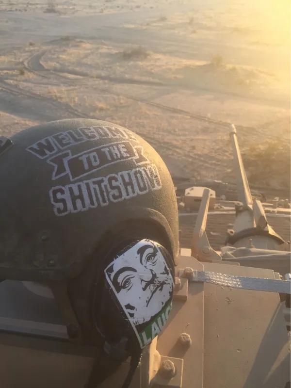 Beautiful Military Girls and Funny Misfit Chivers Who Serve Photos