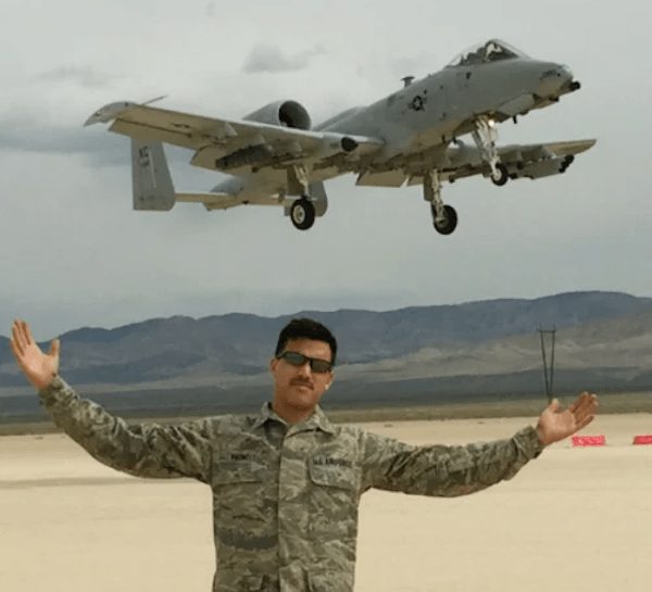 Beautiful Military Girls and Funny Misfit Chivers Who Serve Photos