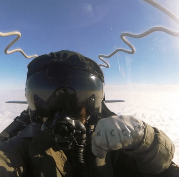 Beautiful Military Girls and Funny Misfit Chivers Who Serve Photos