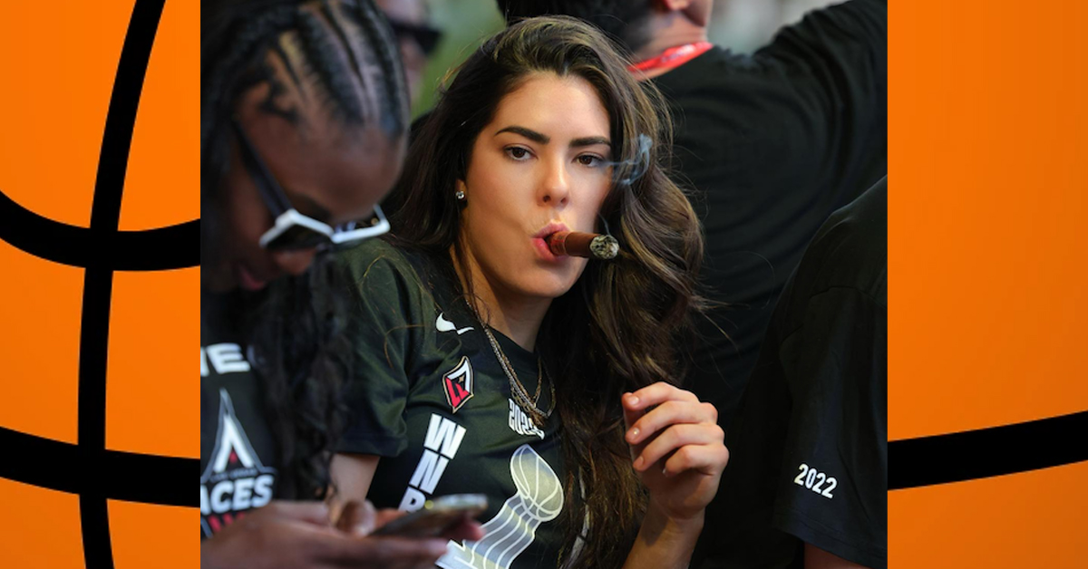 Kelsey Plum is a slam dunk!