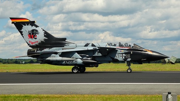 Soar to the skies with fighter jet facts
