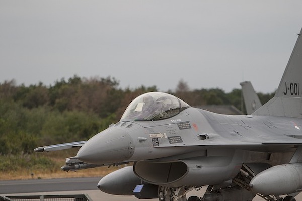 Soar to the skies with fighter jet facts