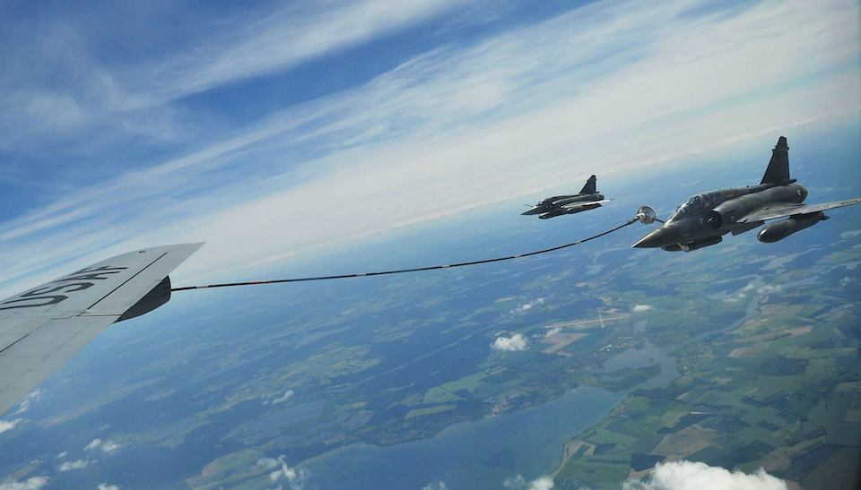 High-Res Flying Air Force Re-Fuel Aerial Photos Awesome Pilots Photos