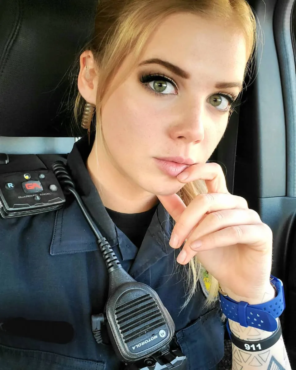Sexy Fitness Girl in HIGH-RES is Beautiful Blonde Police SWAT Cop Phot