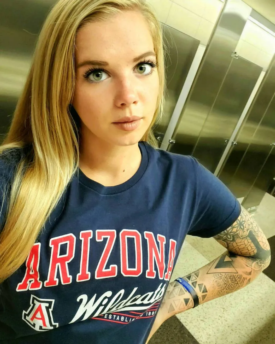 Sexy Fitness Girl in HIGH-RES is Beautiful Blonde Police SWAT Cop Phot