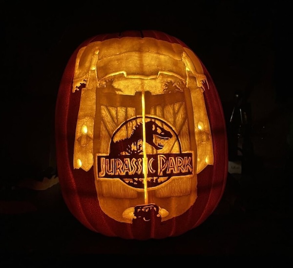 These pumpkin carving masterpieces are GOURDGEOUS