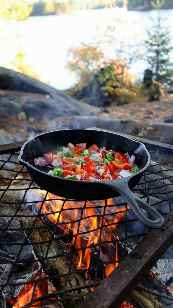 25 bushcraft pics proving cooking outdoors looks delicious