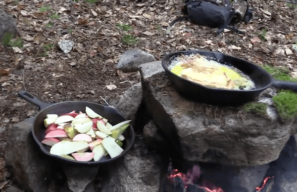 25 bushcraft pics proving cooking outdoors looks delicious