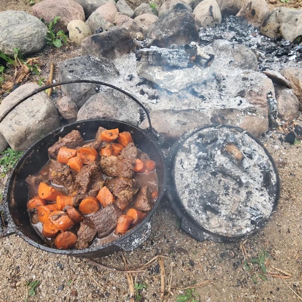 25 bushcraft pics proving cooking outdoors looks delicious