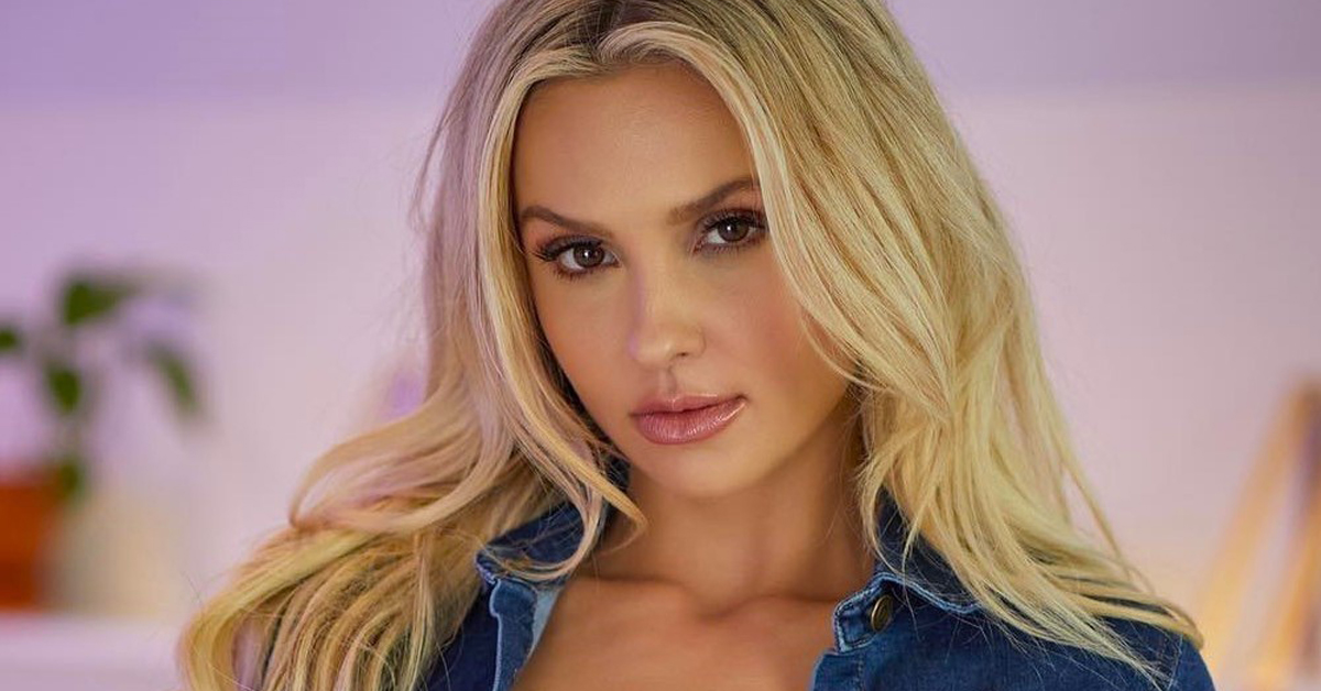 Girls with No Bras | Braless Girls | Burn Your Bra - theCHIVE