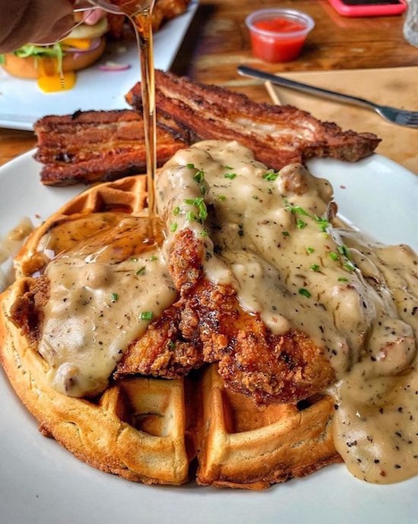 It's Saturday morning and we start the day with photo awesomeness!