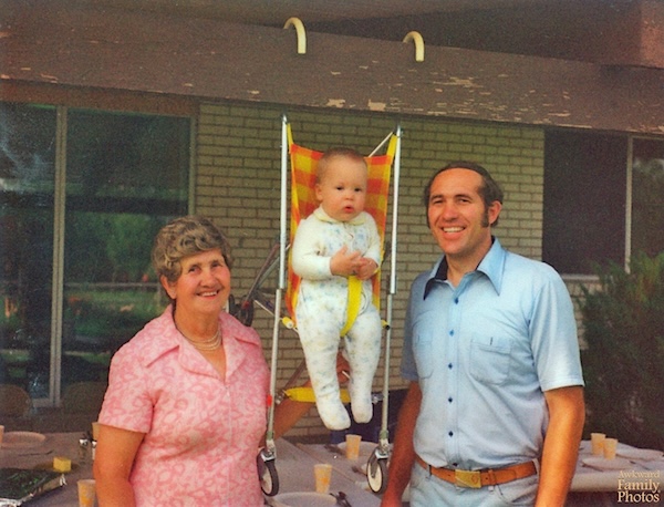 Families Are Weird, But Our Family Photos Are Weirder (41 Photos)