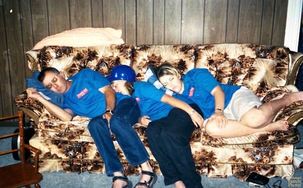 Families Are Weird, But Our Family Photos Are Weirder (41 Photos)