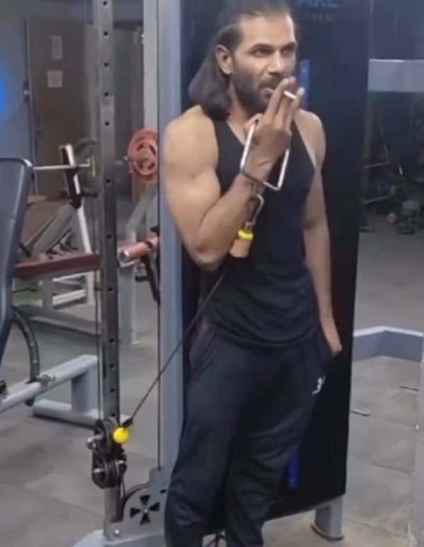 Hmmm... Random? Yes. Funny? Yes.