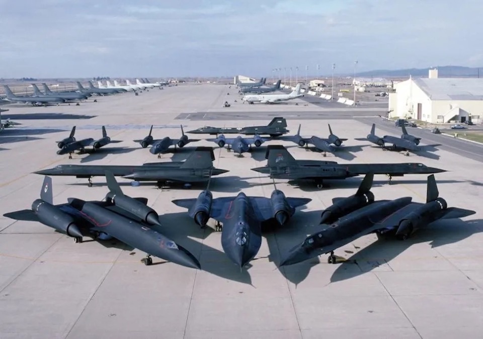 SR-71 Blackbird Facts and High-Res Photos of Worlds Fastest Spy Plane