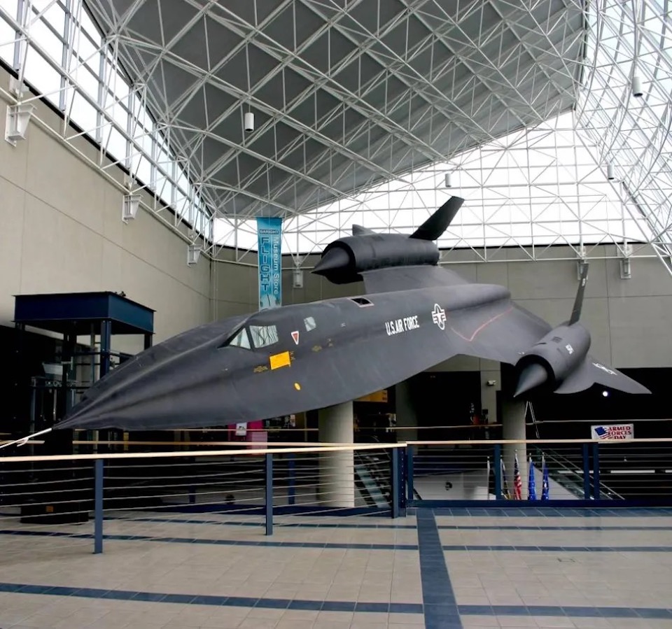 SR-71 Blackbird Facts and High-Res Photos of Worlds Fastest Spy Plane