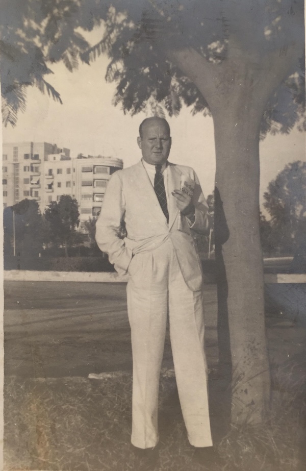 Old-School Cool Pics Make Us Look Like Modern Losers (33 Photos)