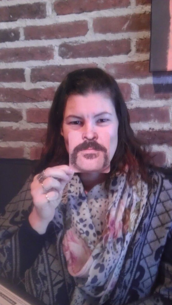 Grab yourself a slice of viral internet photos first thing in the AM