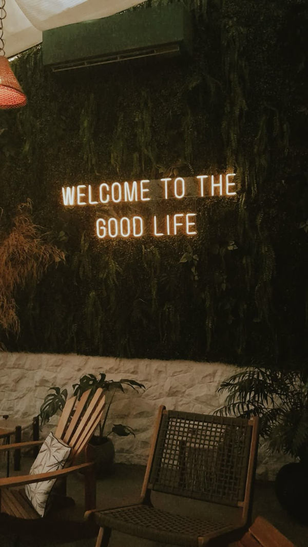 A Handful of Signs You're Living the Good Life