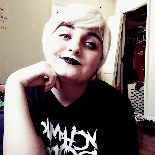 'Rawr!': Emo and Scene Kids Share Their Cringiest Pics
