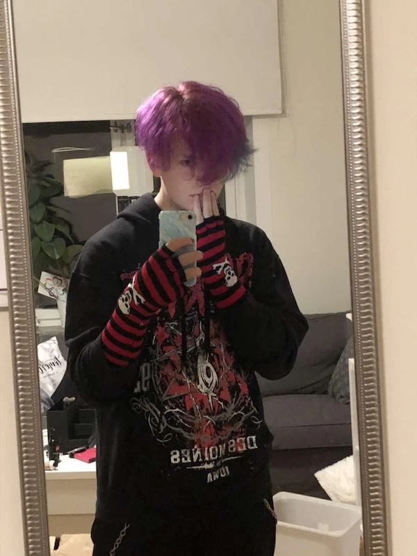 'Rawr!': Emo and Scene Kids Share Their Cringiest Pics